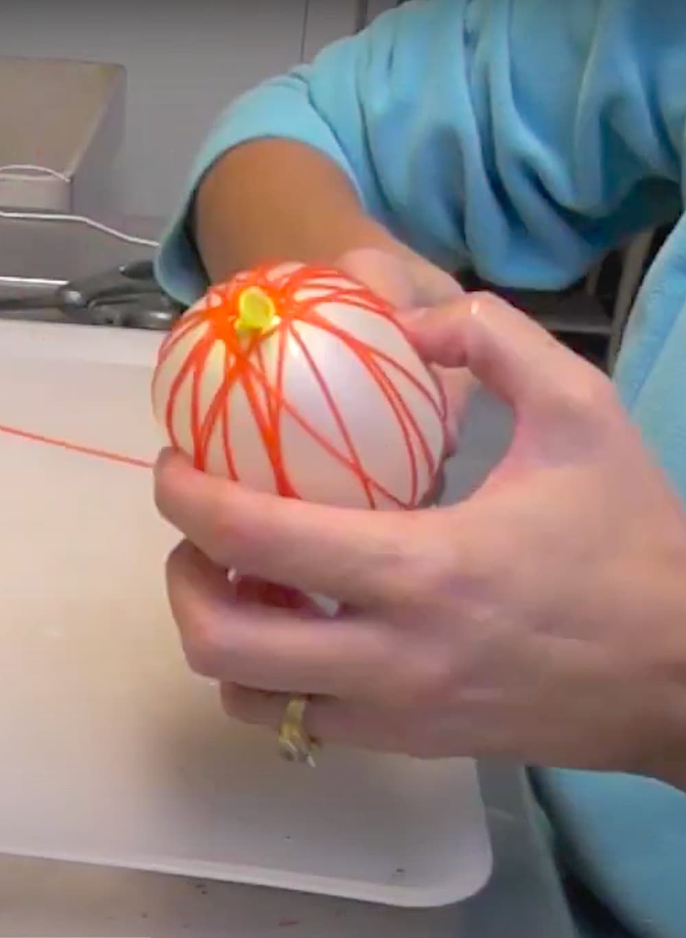 Easy String Pumpkin Craft in 3 Steps | Halloween DIY with video - Craft ...