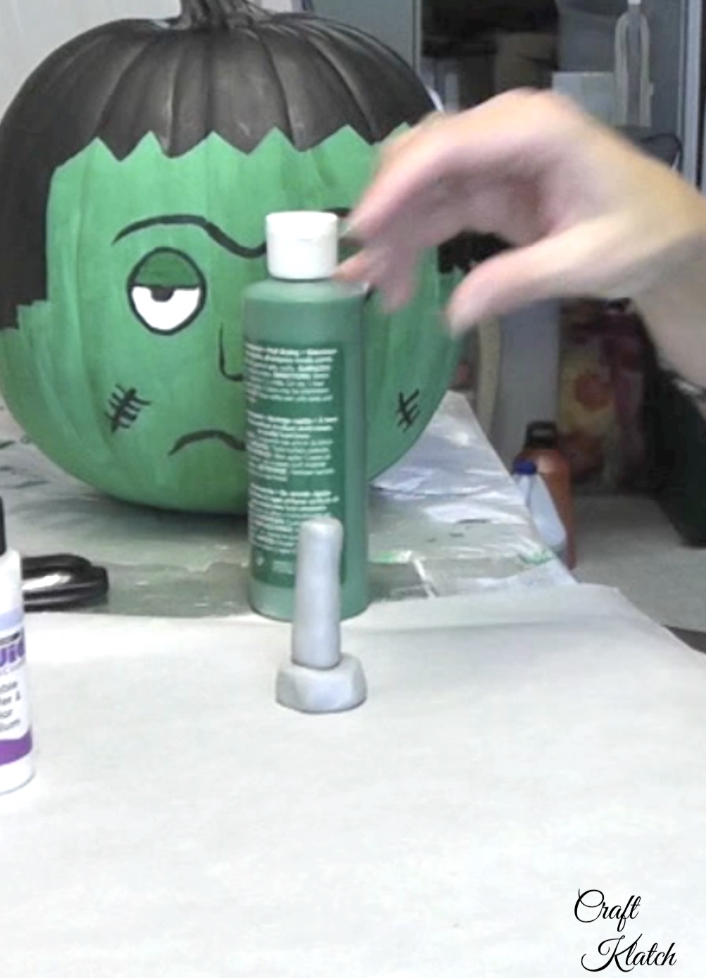 Frankenstein Painted Pumpkin for Halloween [Video] - Craft Klatch
