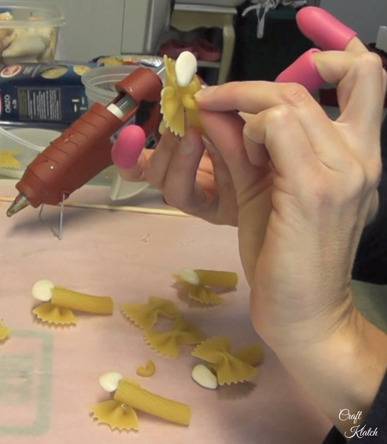 Christmas Angel Noodle Crafts [Video] - Craft Klatch