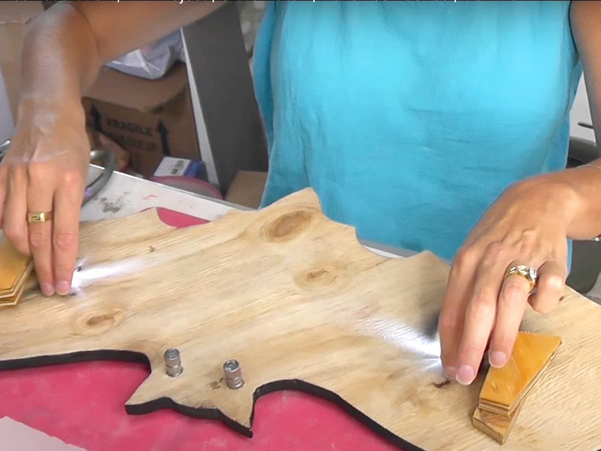 How to Make a Wood Bat for Halloween - Craft Klatch
