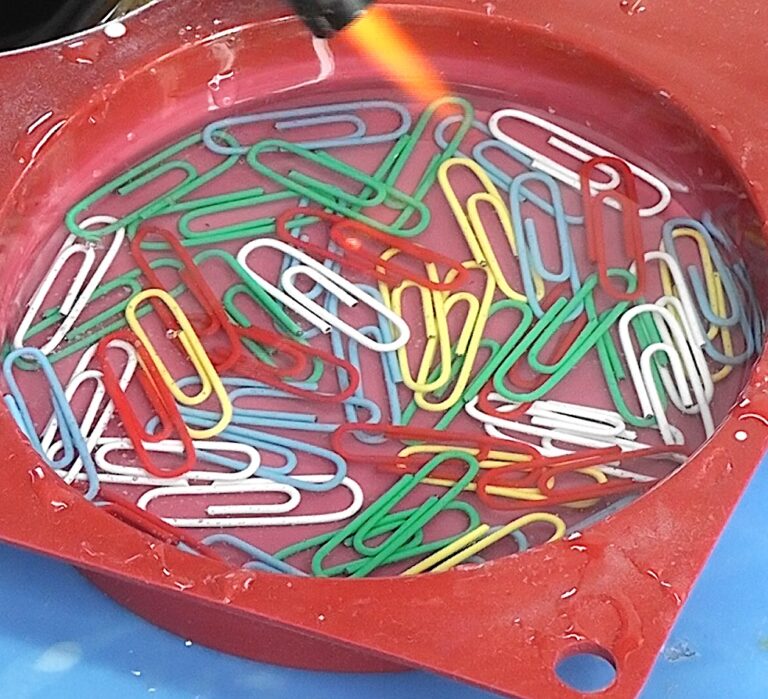 Ideas for Office Decor ~ DIY Paper Clip Coaster - Craft Klatch