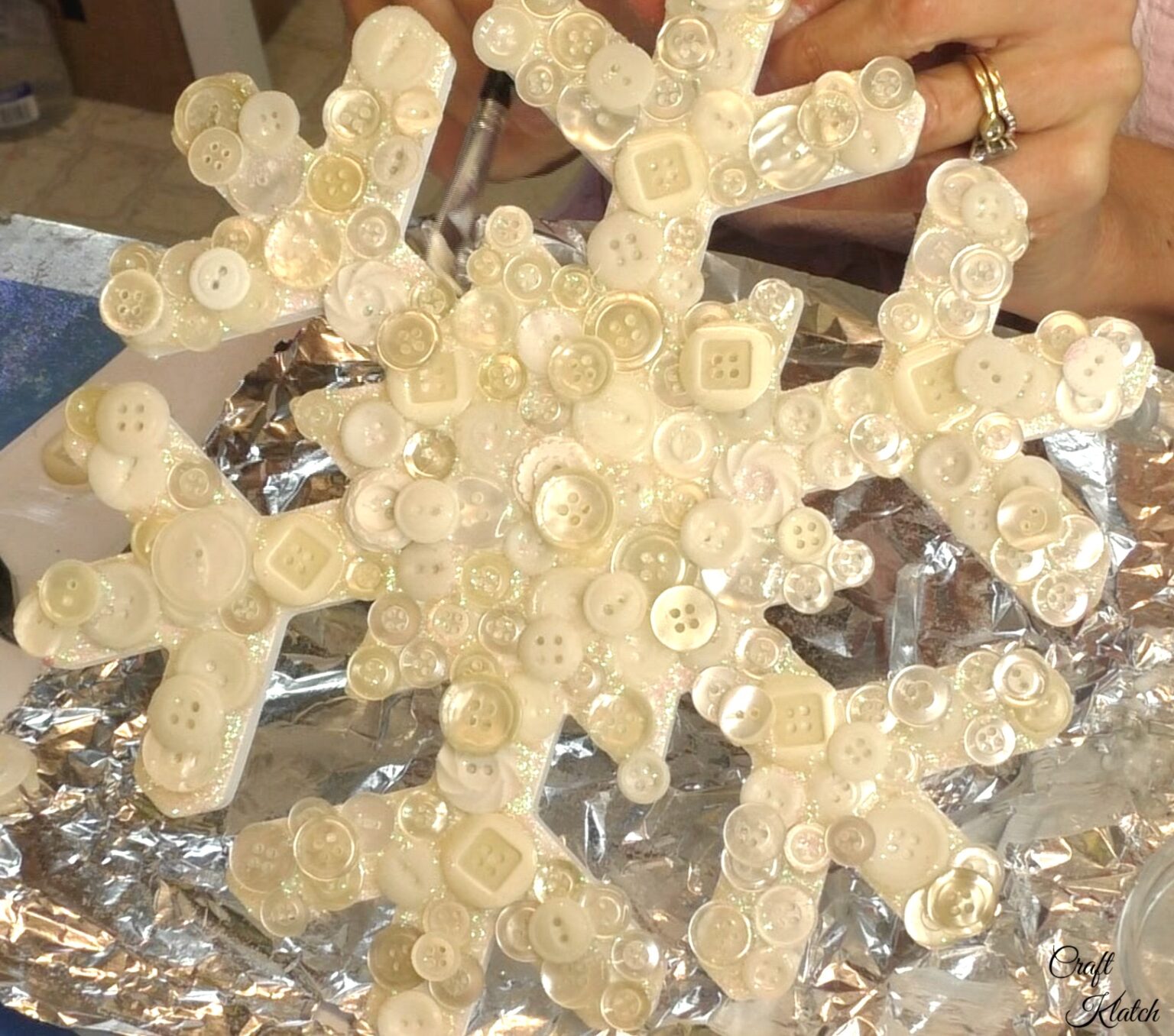 How To Make A Button Snowflake Holiday Decoration - Craft Klatch