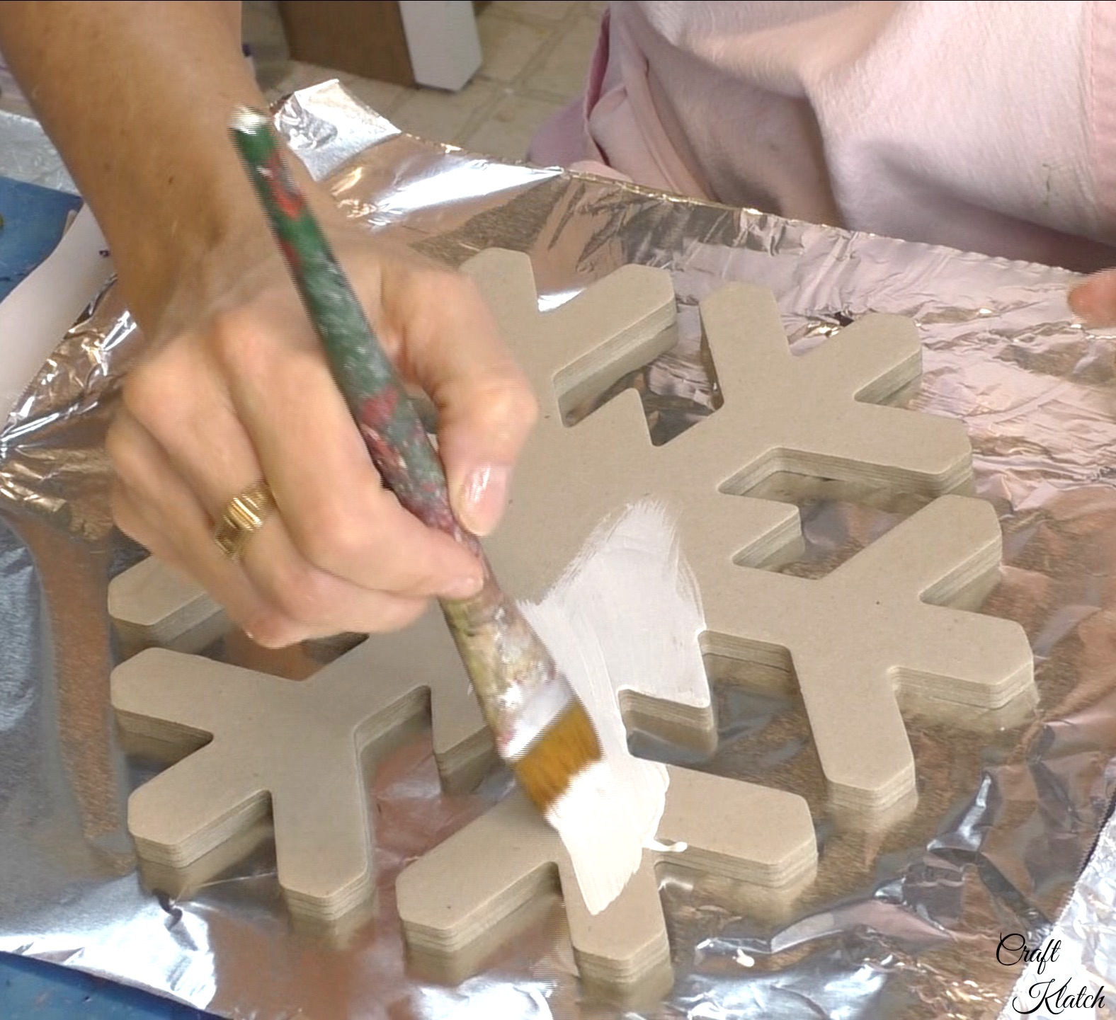 How To Make A Button Snowflake Holiday Decoration - Craft Klatch