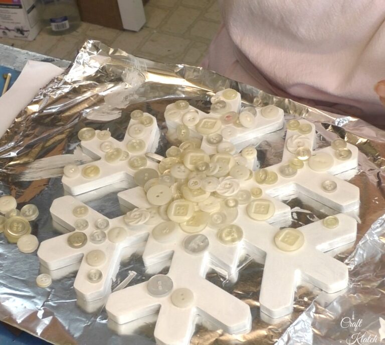 How To Make A Button Snowflake Holiday Decoration - Craft Klatch