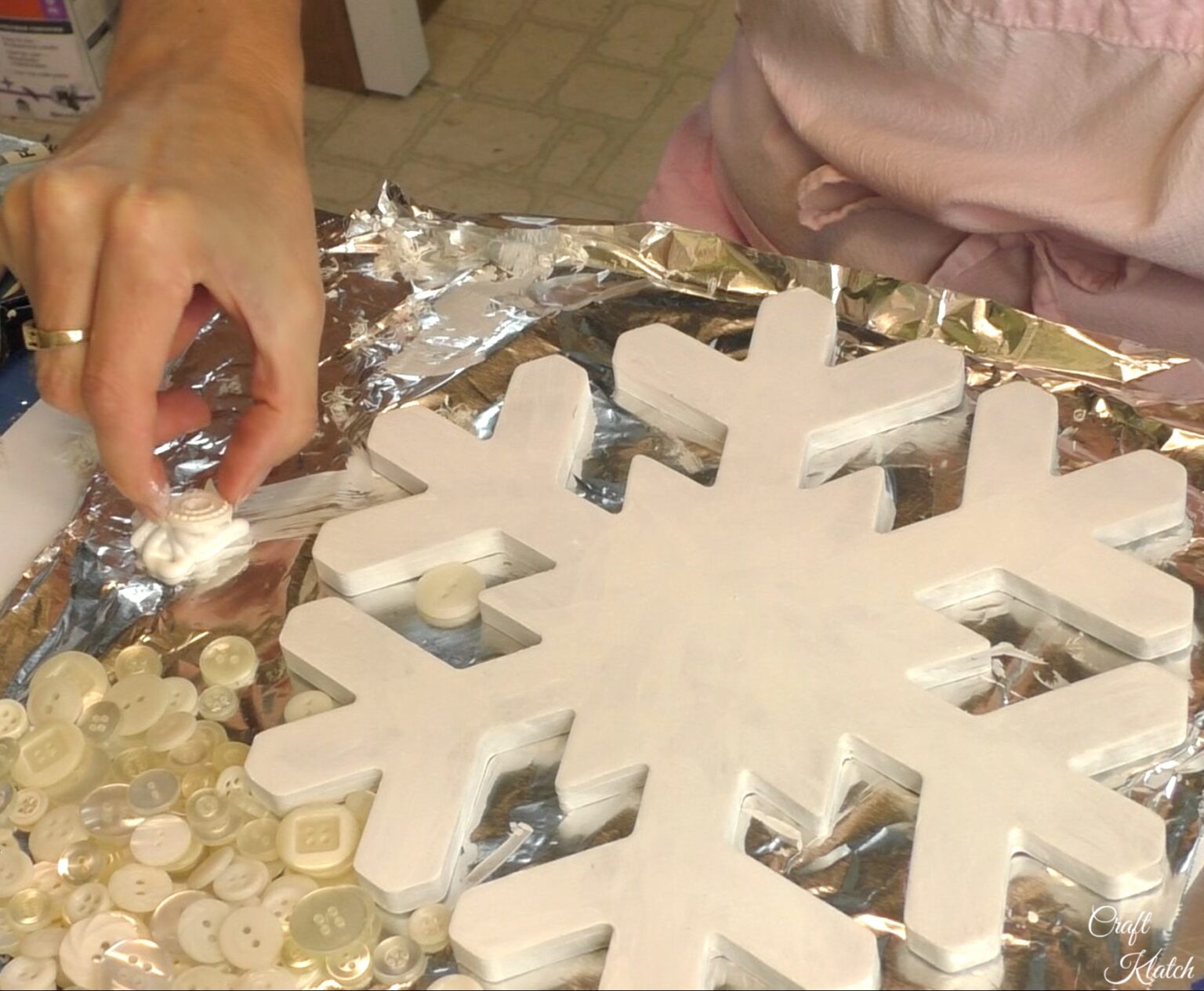 How To Make A Button Snowflake Holiday Decoration - Craft Klatch