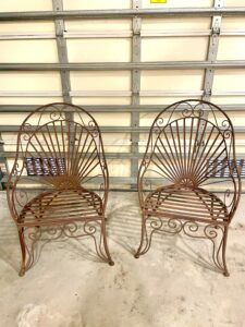 How to Get Rust Off of Metal Furniture & Fix It - Craft Klatch