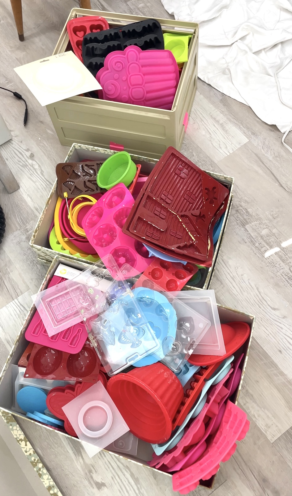 Resin Molds: Which to use and how to use them! - Craft Klatch