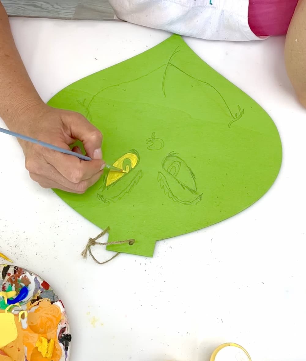 How to Make the Grinch: A Dollar Tree Craft Ornament Makeover - Craft ...
