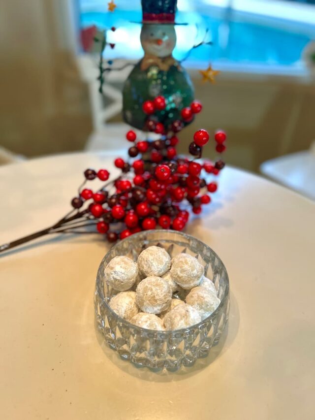 Snowball Cookie Recipe: Buttery and Delicious - Craft Klatch