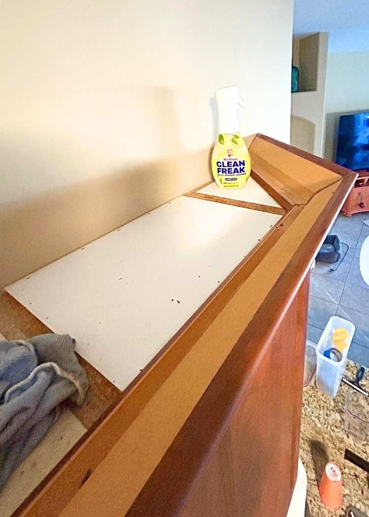 How to Clean Grease from Kitchen Cabinets - Craft Klatch